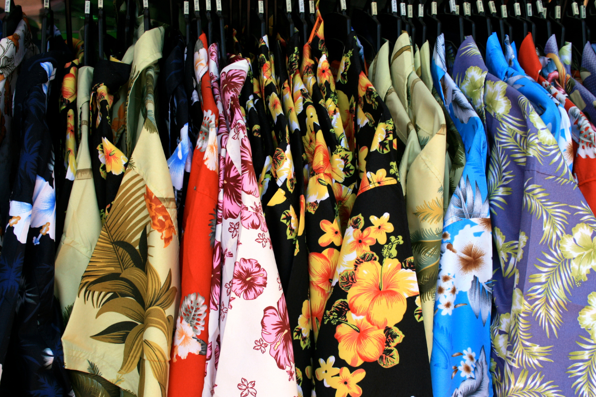 How to Infuse Your Wardrobe with Hawaiian Vibes: A Guide to Island-Ins ...